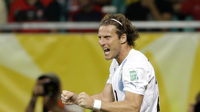 Is star striker Forlan signing with Toronto FC? - Sportsnet.ca